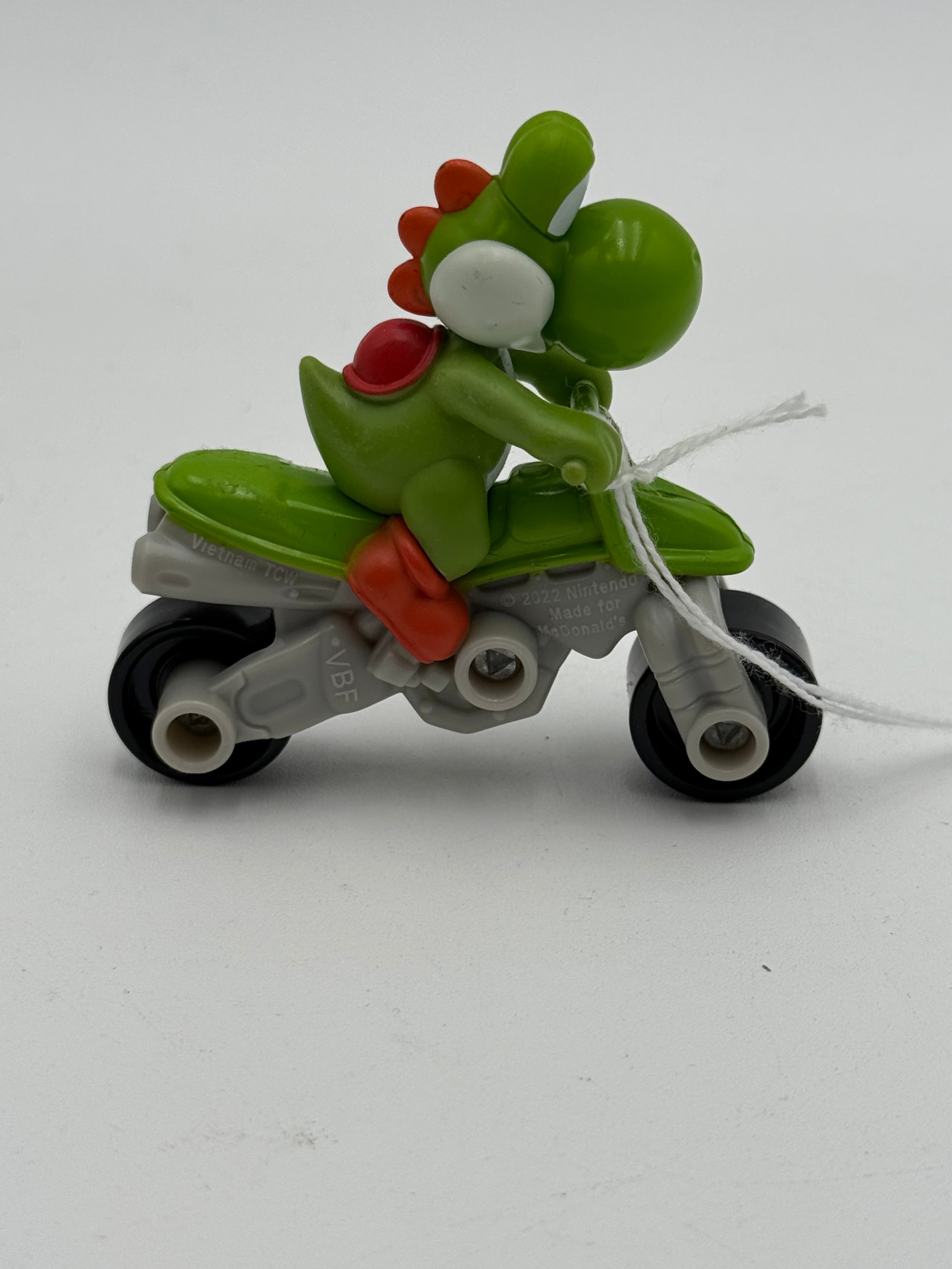 Super Mario - McDonald’s - Yoshi Cycle 2022 #104863 – Bird n’ Squirrel